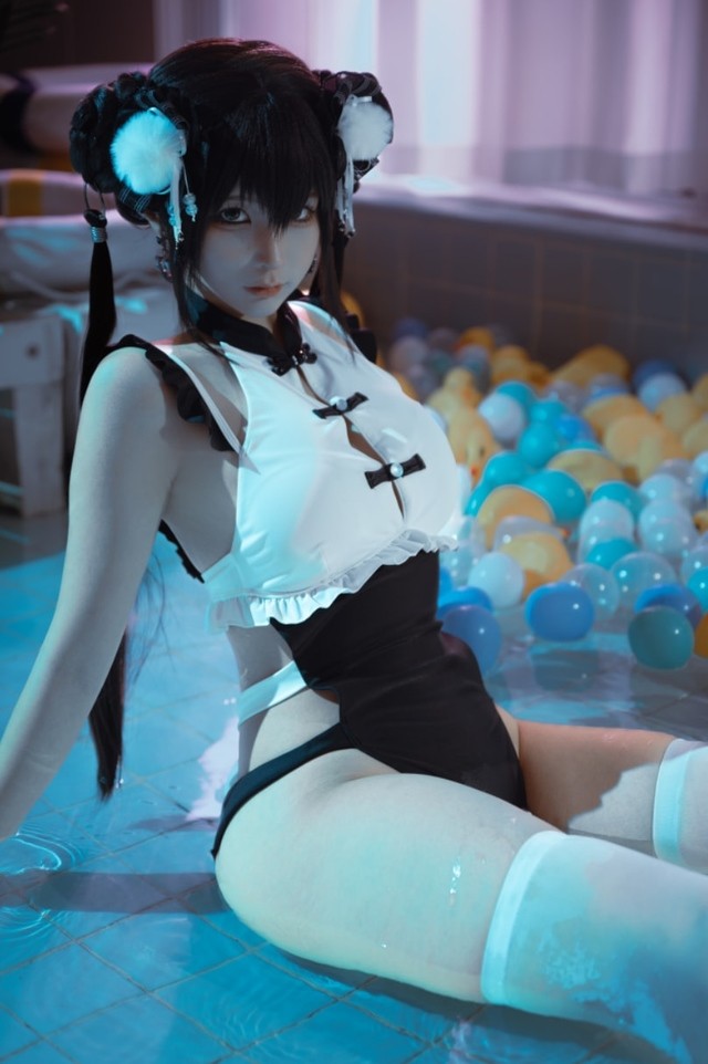 小容仔咕咕咕w《毒岛学姐围裙》甜辣学姐风cos全解读 [38P-622M]-COS集 – 专注二次元Cosplay写真收集！