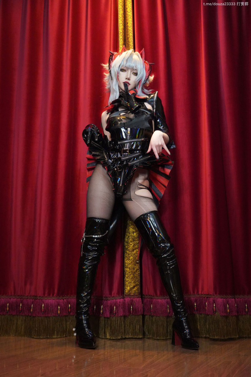 趴趴捣蛋陌-刻晴[92P1V-678M]-COS集 – 专注二次元Cosplay写真收集！ (coserji.com)